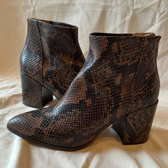 Steve Madden | Shoes | Steve Madden Snake Print Boots | Poshmark